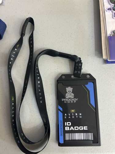 ALIEN EARTH FX SDCC 2025 PROMO PIN ID BADGE LANYARD PRODIGY CORP ...