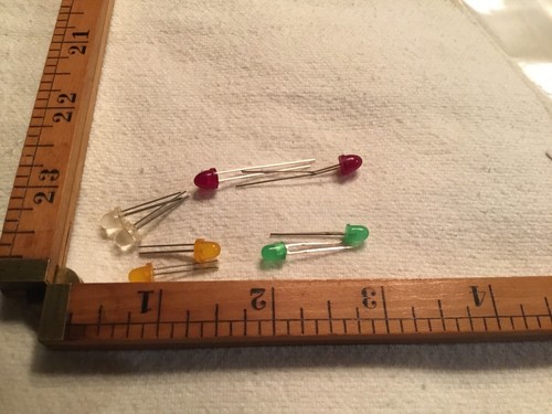 8 Total Vintage New Grain-of-Wheat 2XRed, 2xGreen, 2xAmber And 2xClear ...