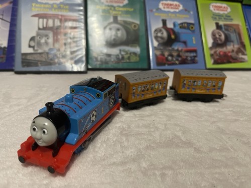 Thomas And Friends Trackmaster Red Vs Blue Thomas With Annie And ...