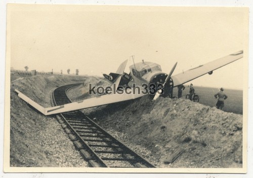 Foto Junkers Ju W 34 Flugzeug Wrack der Luftwaffe nach Notlandung an ...