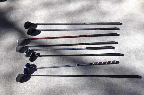 A Lot Of 8 Random golf clubs, driver, putter (Ping, Carbite, Nitro ...