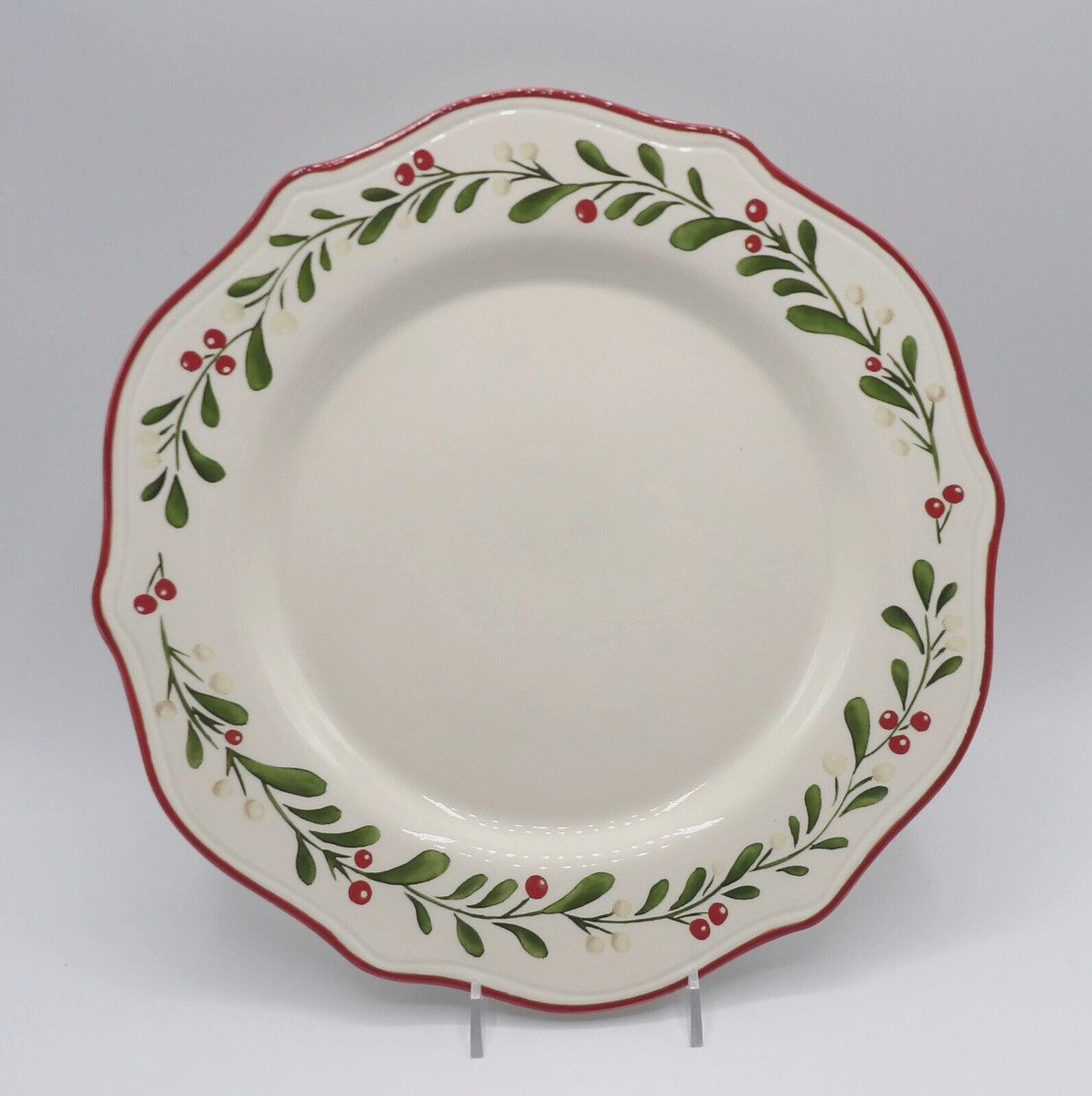 Better Homes Mistletoe Dinner Plates