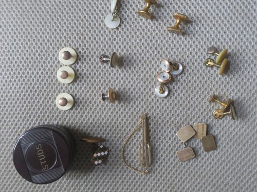 Vintage Screw Top Bakelite Studs Box & mixed vintage cufflinks, tie pin ...