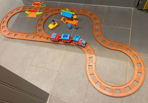 ELC Happyland Magic Motion Train Set With Extra Track Figures Station ...