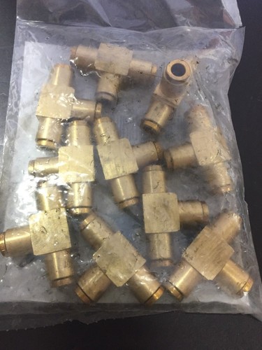 Bag of 10 - Eaton Weatherhead 1864X4 Brass Union Tee - 1/4" Tube Female ...