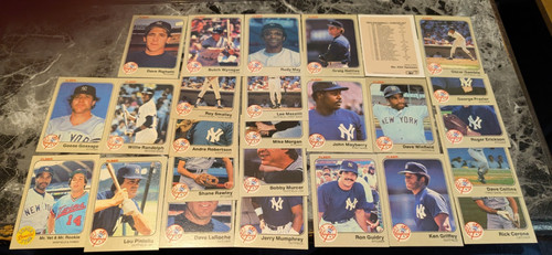 NEW YORK YANKEES 1983 FLEER team set 26 DAVE WINFIELD Goose NETTLES ...