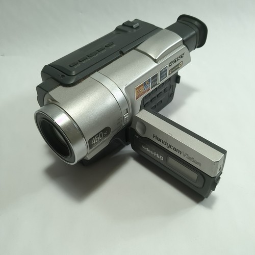 Sony Handycam CCD-TRV108 Vintage Camera | FOR PARTS - CHARGE PORT ...