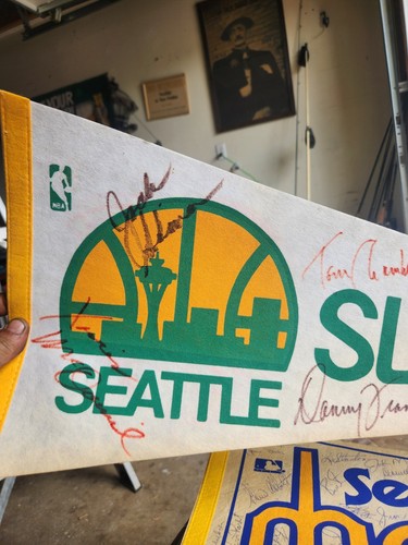 Seattle Supersonics 1990s Vintage NBA Felt Pennant Banner Flag | eBay