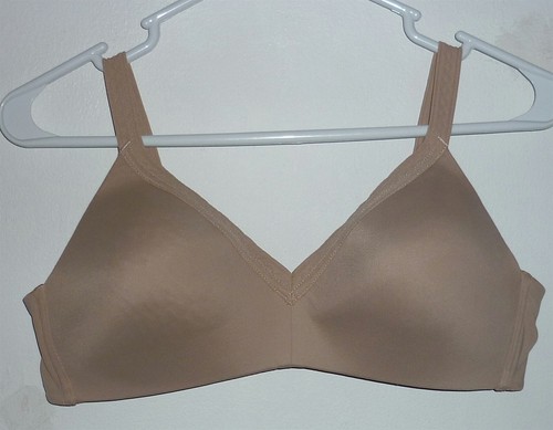 WARNERS INVISIBLE SEAMLESS WIRELESS T-SHIRT BRA #4011Z TOASTED ALMOND ...