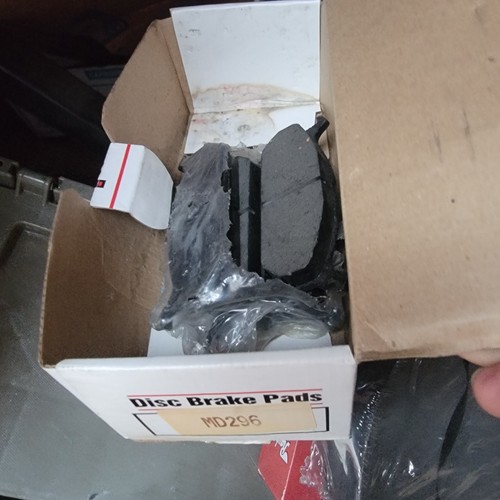 Front Disc Brake Pad Set World Brake MD296 Brake Pads For 85-88 Firefly ...