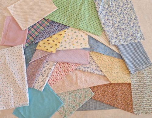 26 Pc. Vintage Lot of Calico Fabric Scraps, Doll Cloths, Quilt Tiny ...