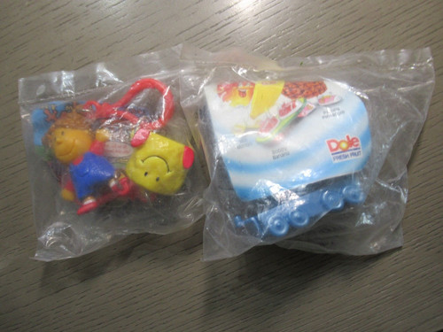 Sonic Wacky Pack of 2: Backpack Danglers/1999, Chillin Choo/1998, I# ...
