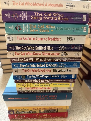 Mixed lot of 28 Lilian Jackson Braun, Cat Who Series Cozy Mysteries ...
