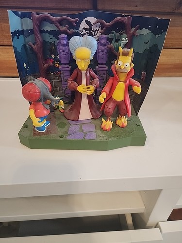 Simpsons World Of Springfield Treehouse of Horror Springfield Cemetery ...