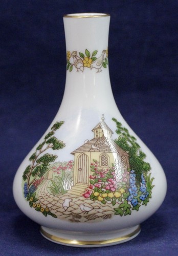Spode Miniature Bud Vase White Cottage Garden 2-7/8" x 2" | eBay
