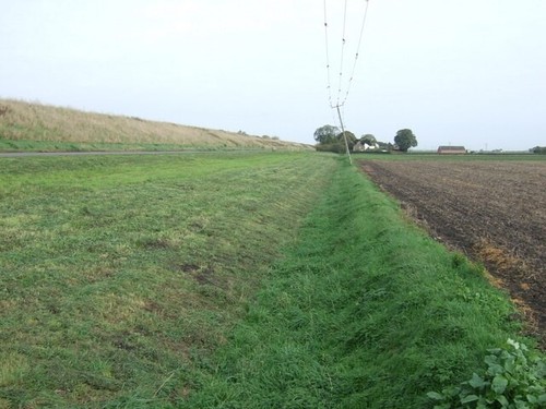 Photo 6x4 Drain beside National Cycle Route 11 Dunkirk/TL5186 Looking ...