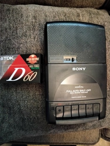 SONY TCM-929 Cassette-Corder PLUS TDK D60 Cassette... batteries ...