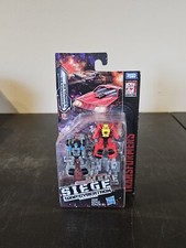 Transformers War for Cybertron Siege Series Roadhandler & Swindler