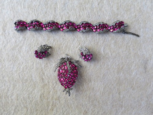 Signed Trifari Fuchsia Berry Brooch, Earrings and Bracelet Set | eBay