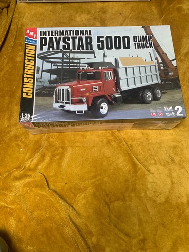 AMT ERTL 1/25 INTERNATIONAL PAYSTAR 5000 DUMP TRUCK Factory sealed ...