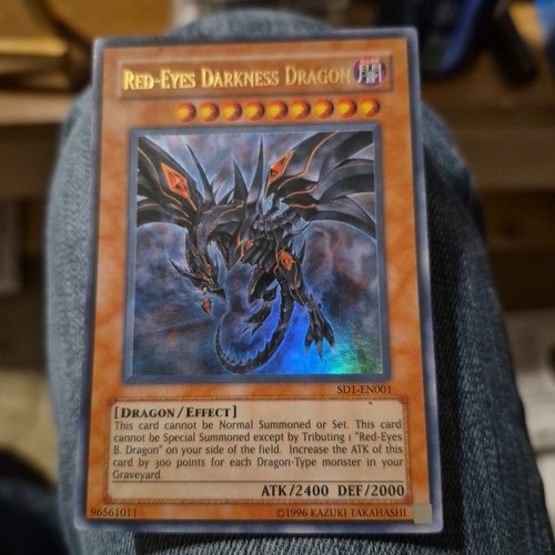 Yu-Gi-Oh! Red-Eyes Darkness Dragon SD1-EN001 Ultra Rare LP 1st Edition ...
