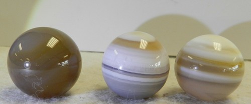 #14059m 3 Larger .92 to .96 In Likely Modern Machine Made Stone Shooter ...