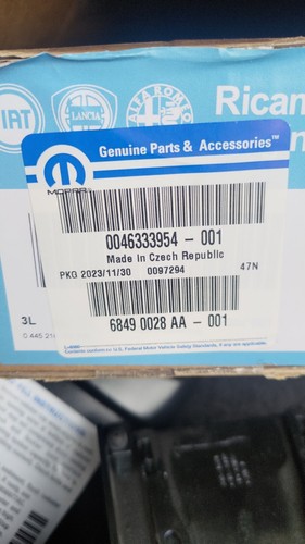 OEM Mopar Bosch 68490028AA Left Fuel Rail 3.0L Diesel | eBay