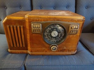 Zenith Shortwave Radio In Collectible Tube Radios (1930-1949) for sale ...