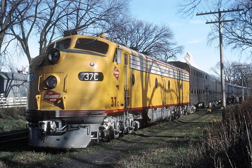 MILW 37C (E9A) w a Special the former "On Wisconsin" in Nov 1965 5 x 7 Photo | eBay