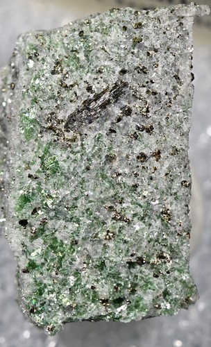 RARE ROSCOELITE! 2.5 X 1 X 1.5 CM, DAVID BELL MINE, MARATHON,ONTARIO ...