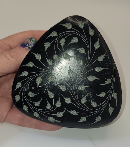 VTG Black Soap Stone W/Hand Carved Flowers-Triangle Trinket Box W/lid ...