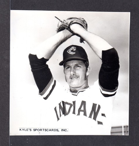 Steve Dunning INDIANS UNSIGNED 5-3/4 x 6 B & W ORIGINAL STAFF PHOTO #1 ...