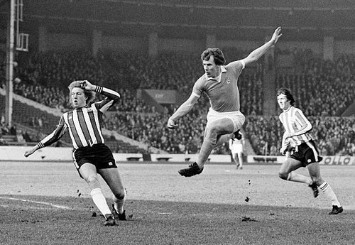 Football Joe Royle Of Manchester City In Action 1976 OLD PHOTO | eBay