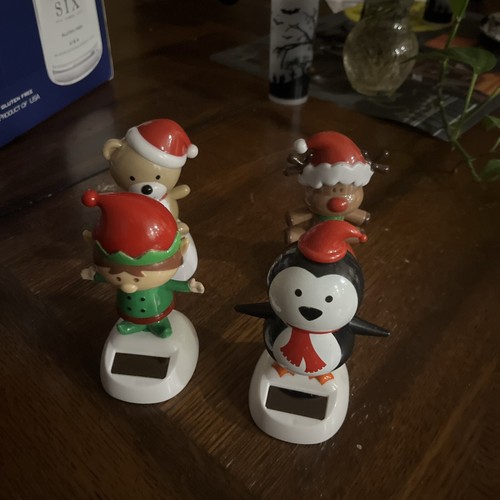 Solar Powered Christmas Bobble Dancer Toy Shaking Head Dolls Solar ...