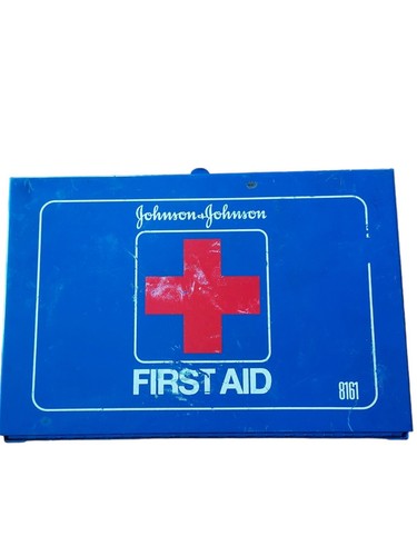 Vintage 1980s Johnson & Johnson Wall Mount Metal First Aid Kit 8161 | eBay