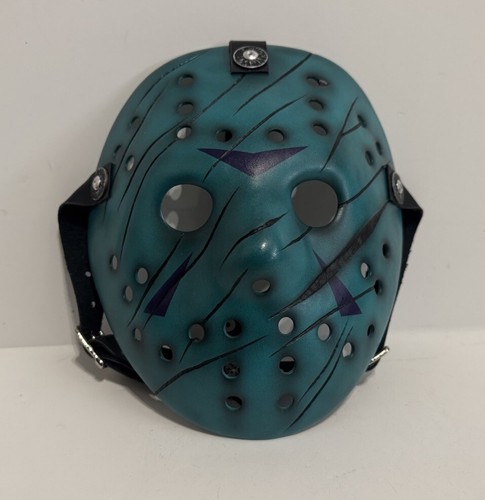 NECA NES 8-BIT FRIDAY THE 13th HOCKEY MASK FREDDY VS JASON | eBay