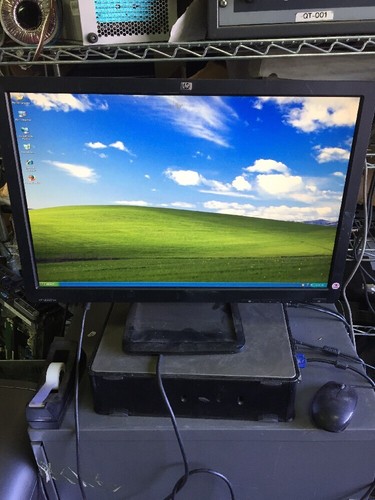 HP LE2201W 22" LCD MATTE LCD Computer Monitor with VGA cable and power ...