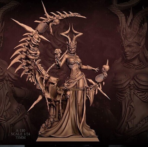 1/24 Scale Resin Figures Model Kit The Queen Unpainted Unassembled ...