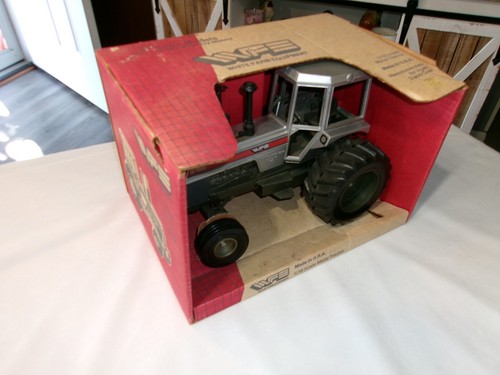 Agco Farm Toy Oliver White NIB WFE 2-155 Field Boss First Ed. Flotation ...