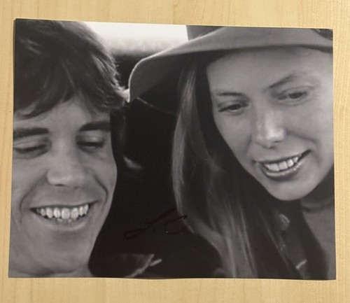 LARRY CARLTON SIGNED 8x10 PHOTO AUTOGRAPHED JONI MITCHELL GUITARIST ...