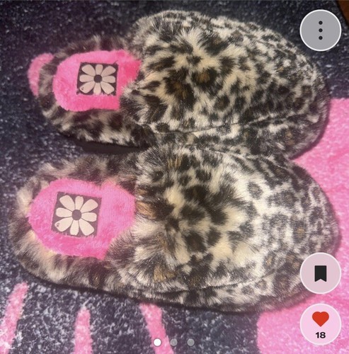 DO NOT BUY!! I am on the look out for these OOBEE SLIPPERS. I can do ...