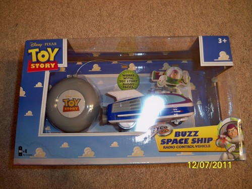 BRAND NEW! DISNEY PIXAR TOY STORY TYCO BUZZ SPACE SHIP RADIO CONTROL ...