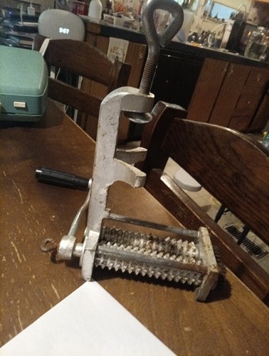 Manual Meat Tenderizer Kitchen Hand Crank Steak Flatten Cuber Machine ...