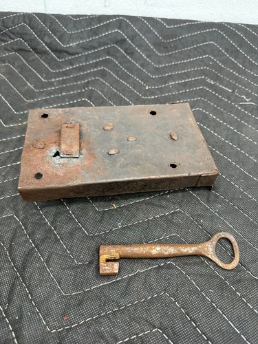 1700S HAND FORGED LOCK & KEY FOR CHEST TREASURE DOWERY CRAB LOCK ...