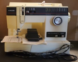 SINGER Portable Electric Sewing/Embroidery Combo Craft Sewing Machines ...