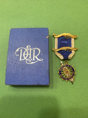 DAR Daughters of the American Revolution Medal w/ Ribbon 14k Gold Pin ...