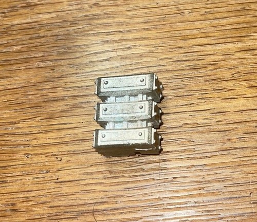 Prey Pewter Figure 3D Realms 2006 Qty 2 Action Figures Silver Video ...