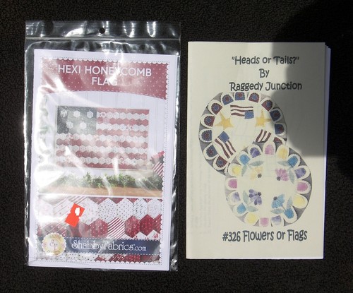 2 PK Raggedy Junction Heads or Tails? Flowers or Flags Hexi Honeycomb ...