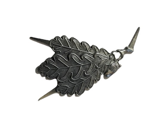 Jager Oak Leaf Cap Badge | eBay