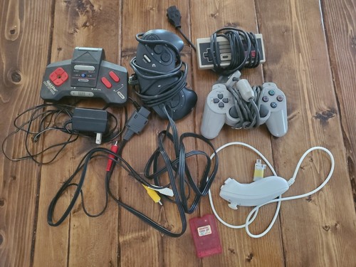 Lot Of 5 Gaming Controllers-Nintendo/Wii/PS1/Quickshot/Sega Genesis ...